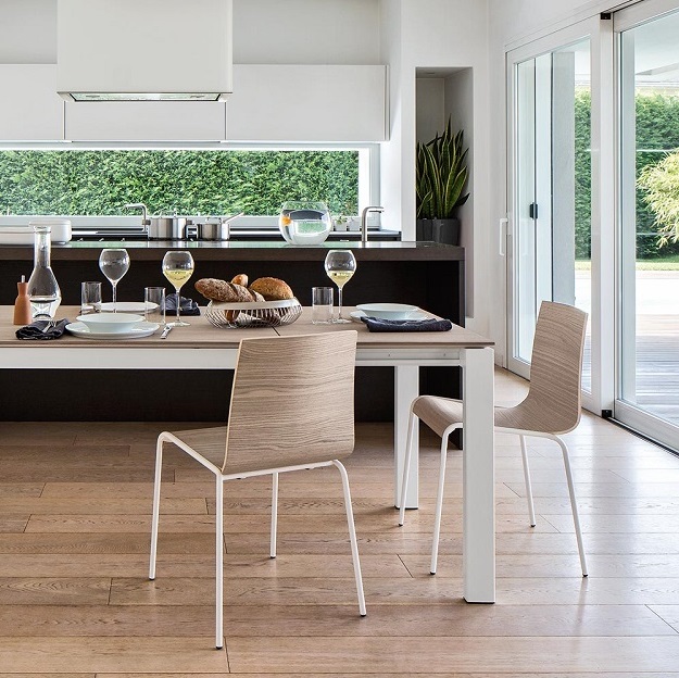 Calligaris New Baron Extending Dining Table And 6 Chairs at Mina Clemmer blog